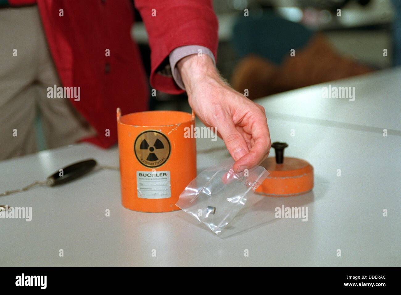 Plutonium 239 hi-res stock photography and images - Alamy