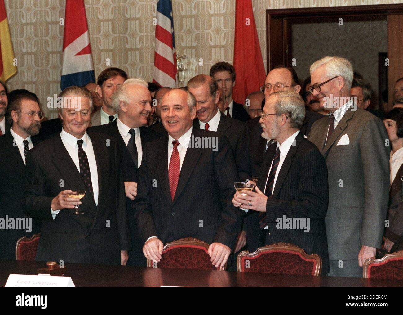 James baker gorbachev hi-res stock photography and images - Alamy