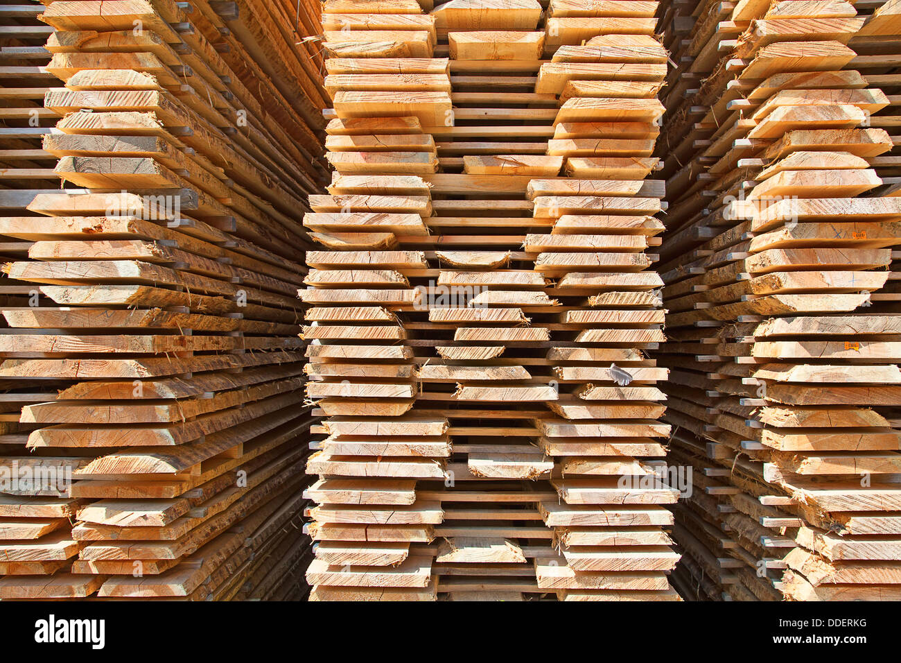 Stack of new wooden studs at the lumber yard Stock Photo - Alamy