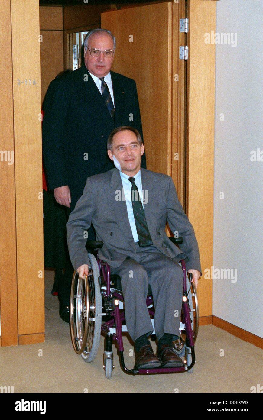 Wolfgang schauble 1990 hi-res stock photography and images - Alamy
