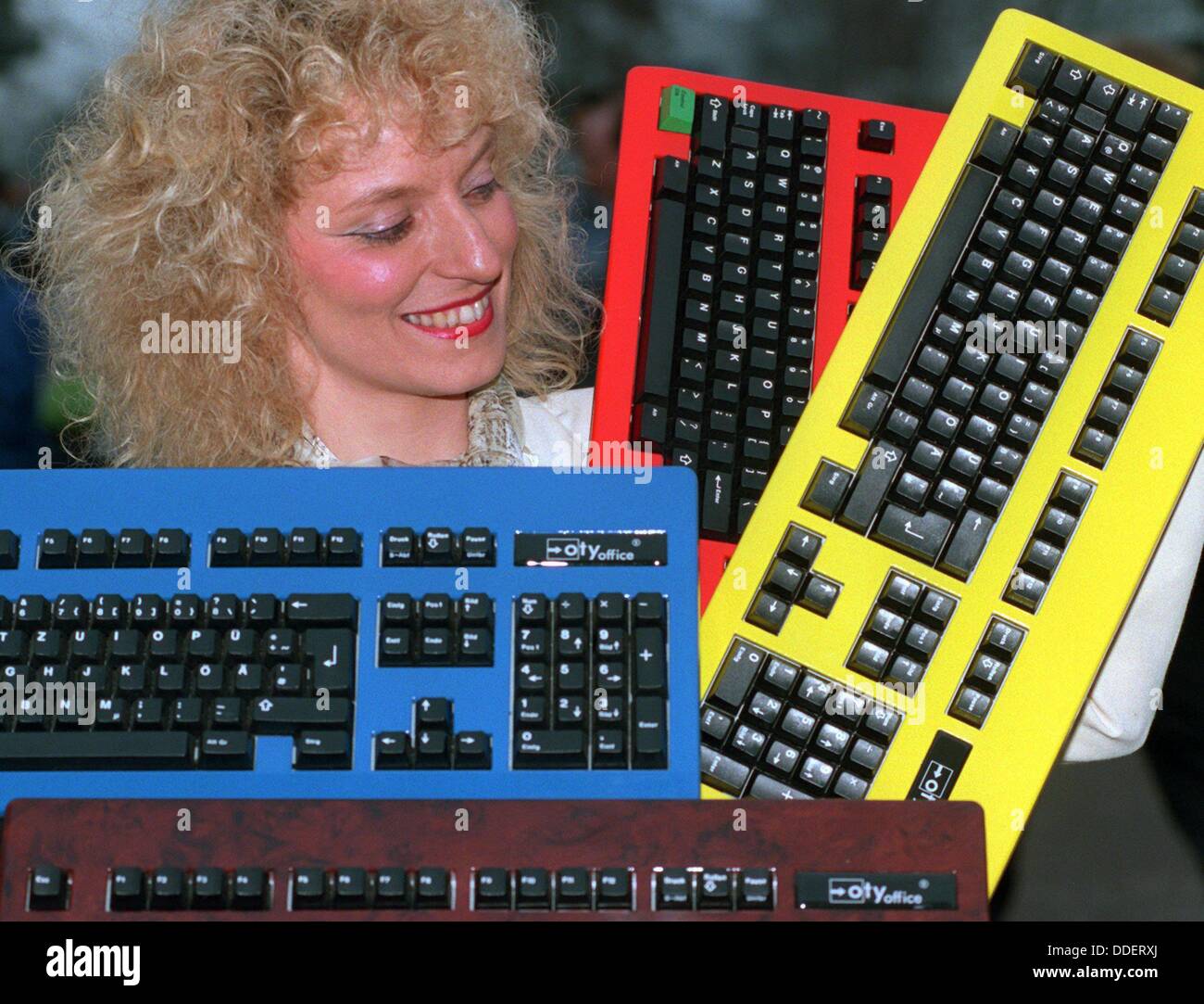 1997 computer hi-res stock photography and images - Alamy