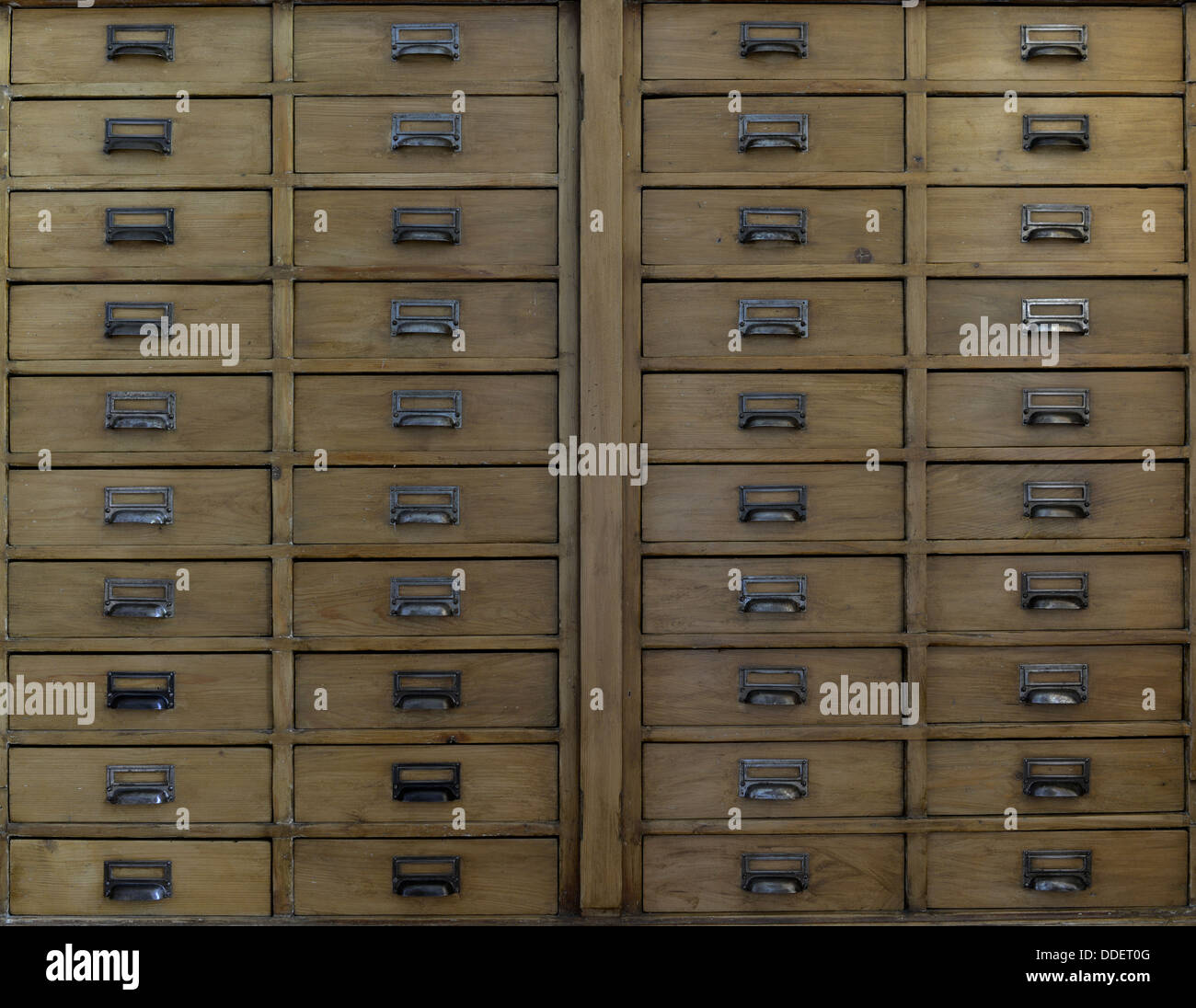 Wooden drawers hi-res stock photography and images - Alamy