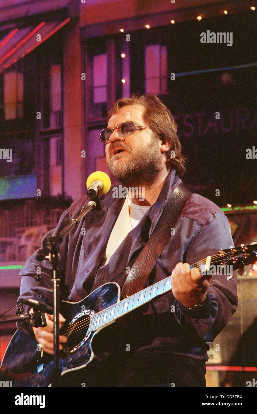 Singer Klaus Lage performs in the ZDF show "Quartier" on the 8th of ...