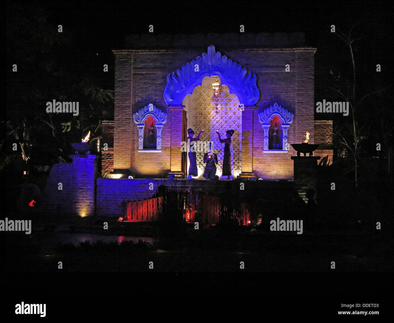 Traditional Mon dancers performing Mandalay Myanmar Stock Photo - Alamy