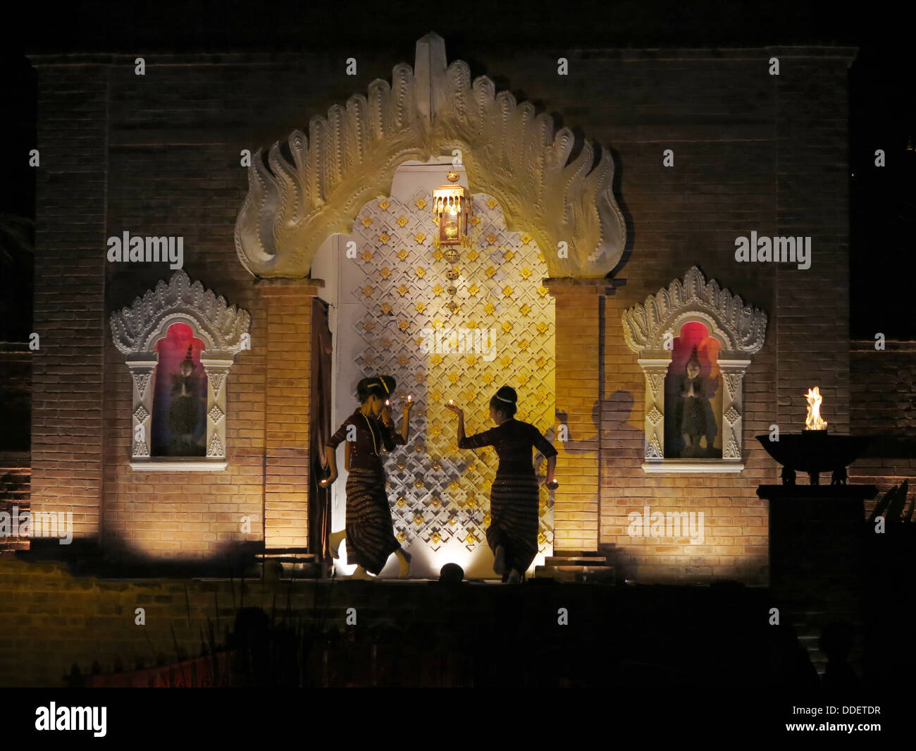 Traditional Mon dancers performing Mandalay Myanmar Stock Photo - Alamy