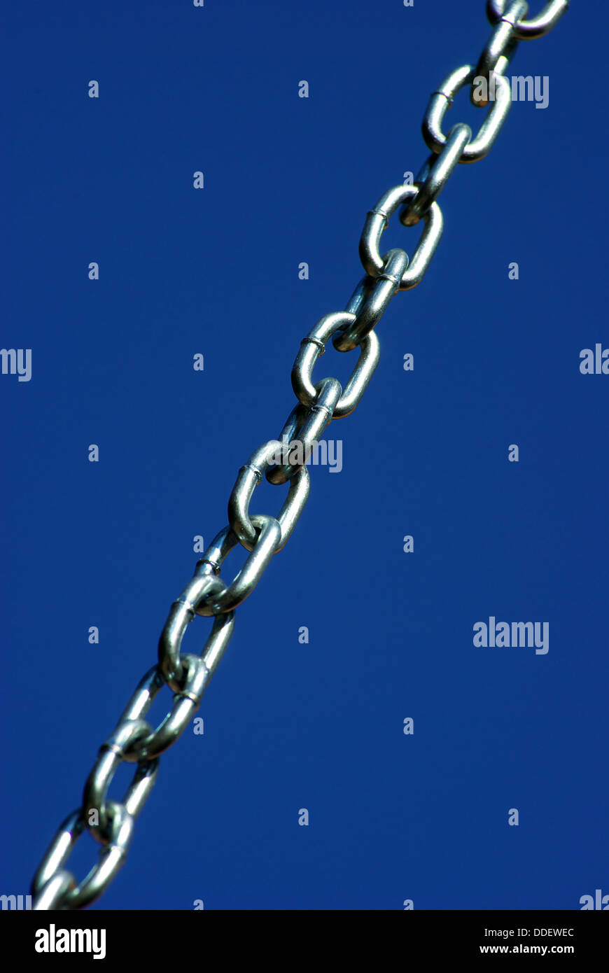 Heavy chain links hi-res stock photography and images - Alamy