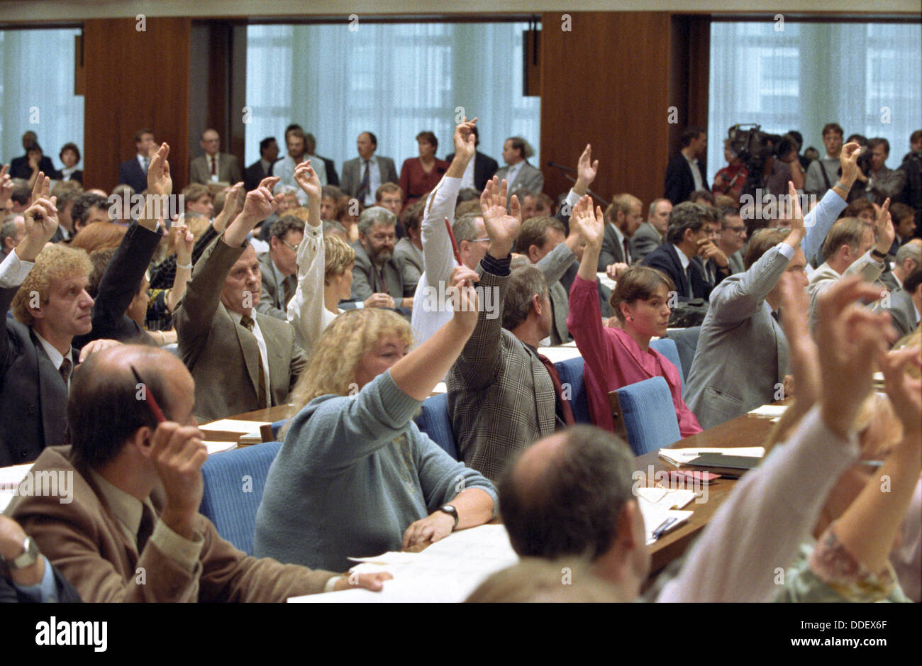 German unification treaty 1990 hi-res stock photography and images - Alamy