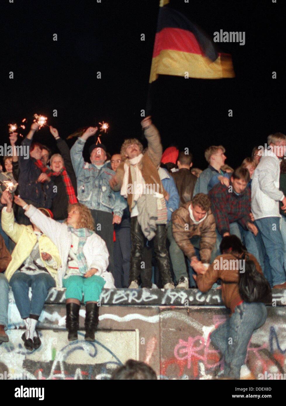 Reunited berlin 1990 hi-res stock photography and images - Alamy