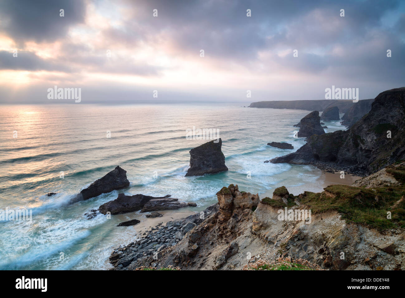 Treacherous ocean waves hi-res stock photography and images - Alamy
