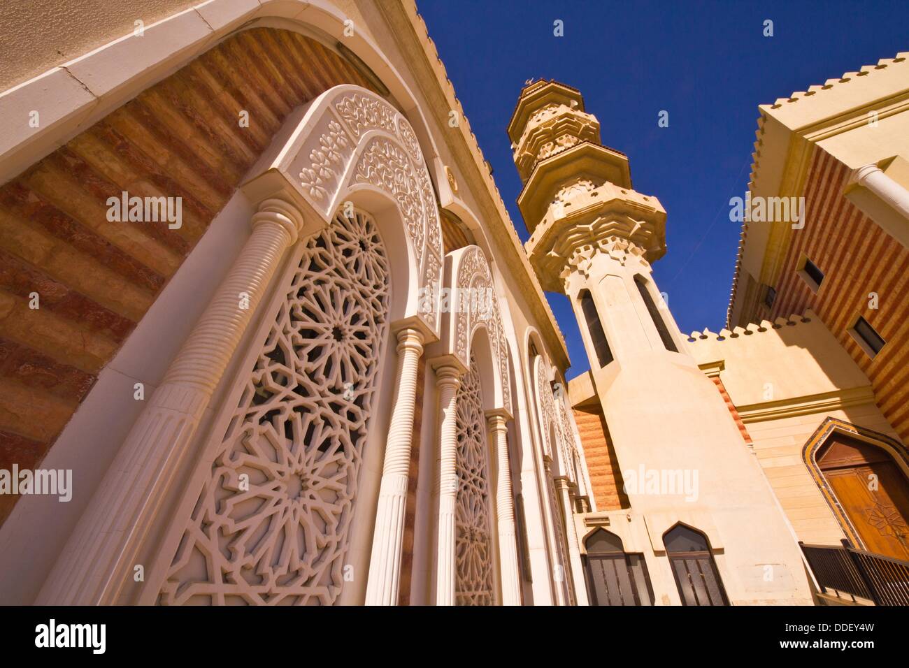 Mosque Minaret In Kuwait City High Resolution Stock Photography and ...