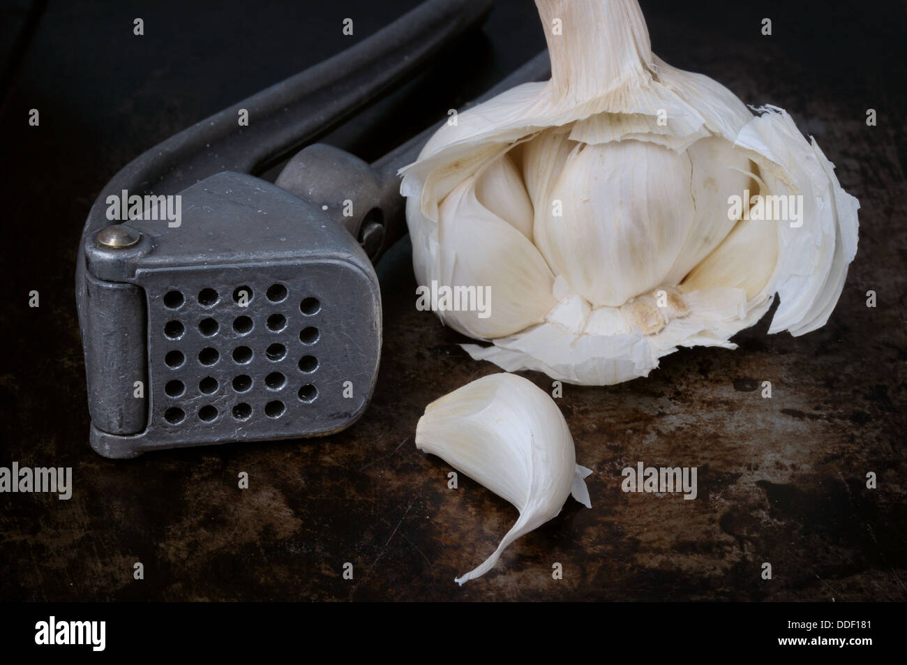 Garlic crusher hi-res stock photography and images - Alamy