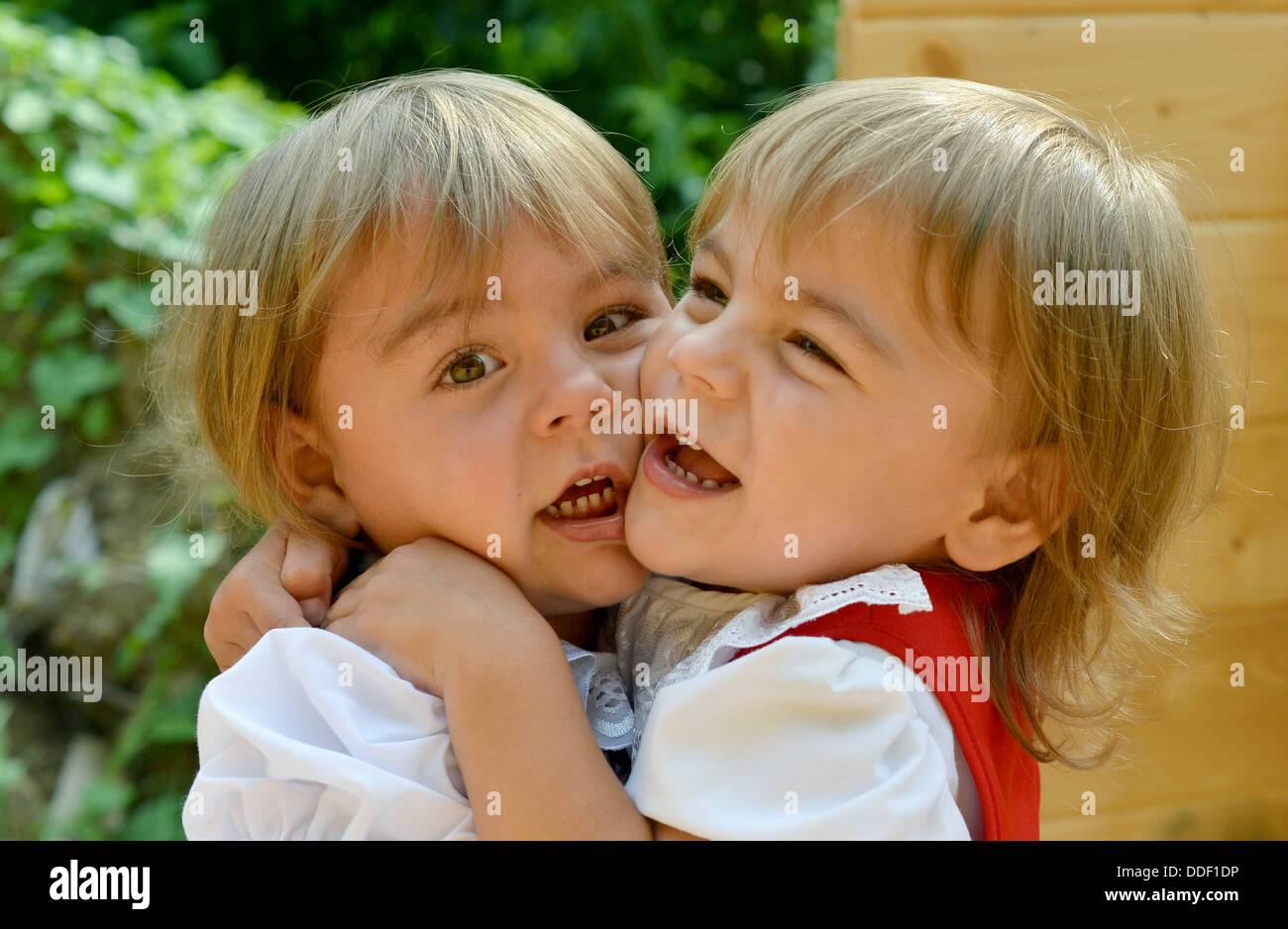 Monozygotic twins hi-res stock photography and images - Alamy