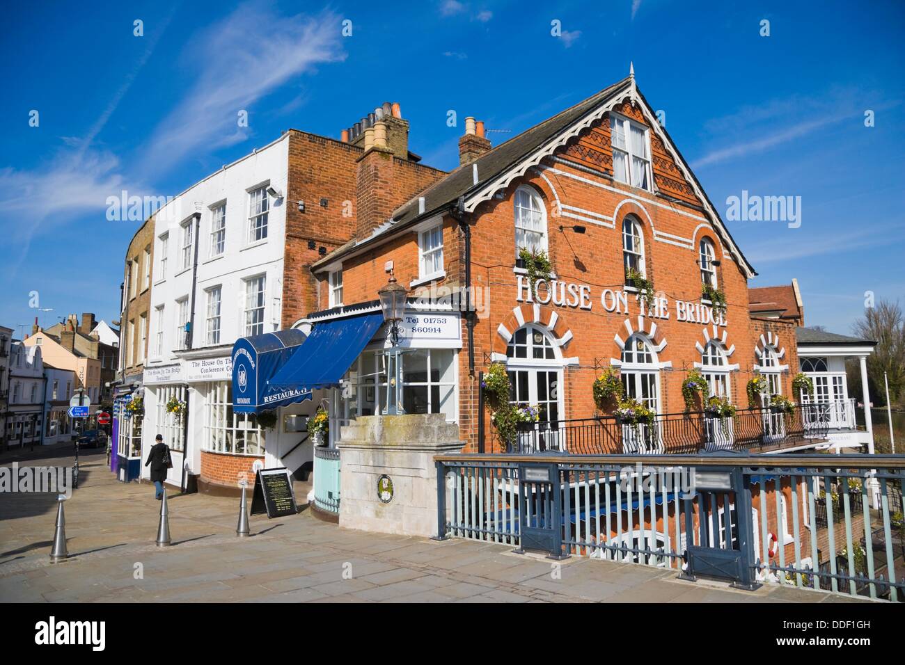 Riverside house, windsor hi-res stock photography and images - Alamy
