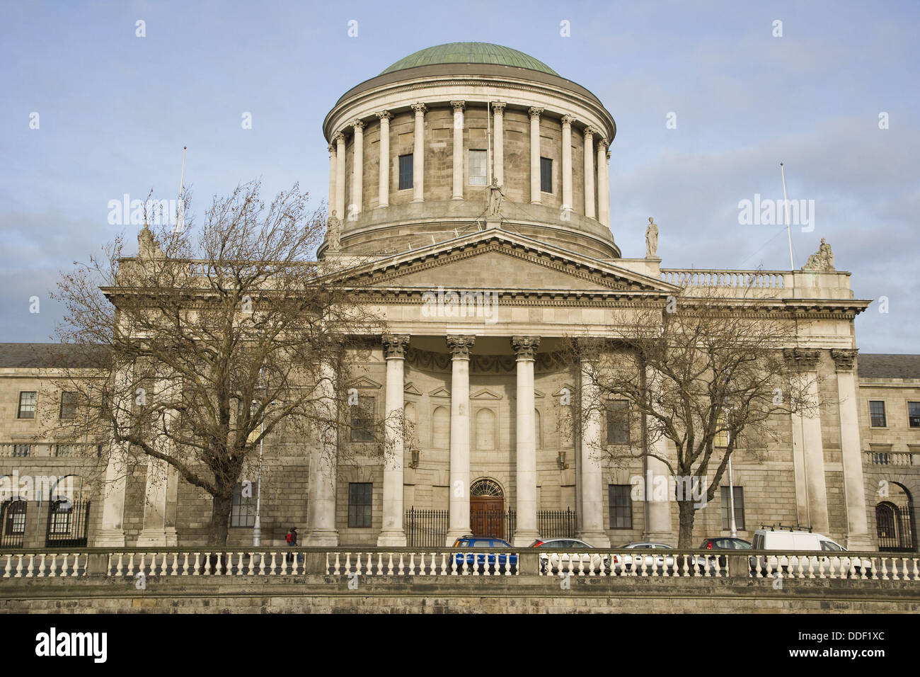 Portico and courts hi-res stock photography and images - Alamy