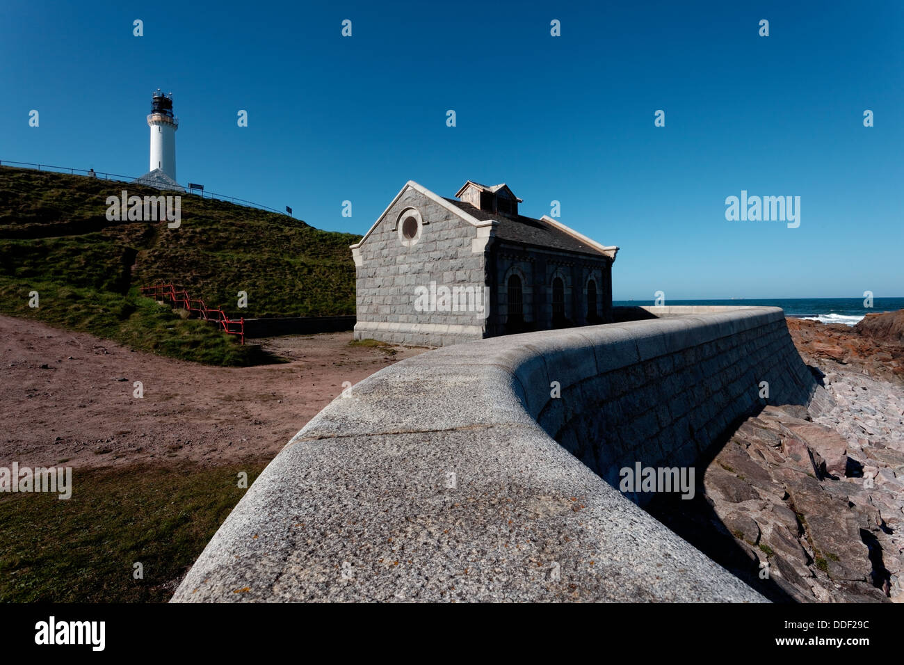 Girdle Ness Pumping Station & lighthouse Aberdeen Scotland Stock Photo ...