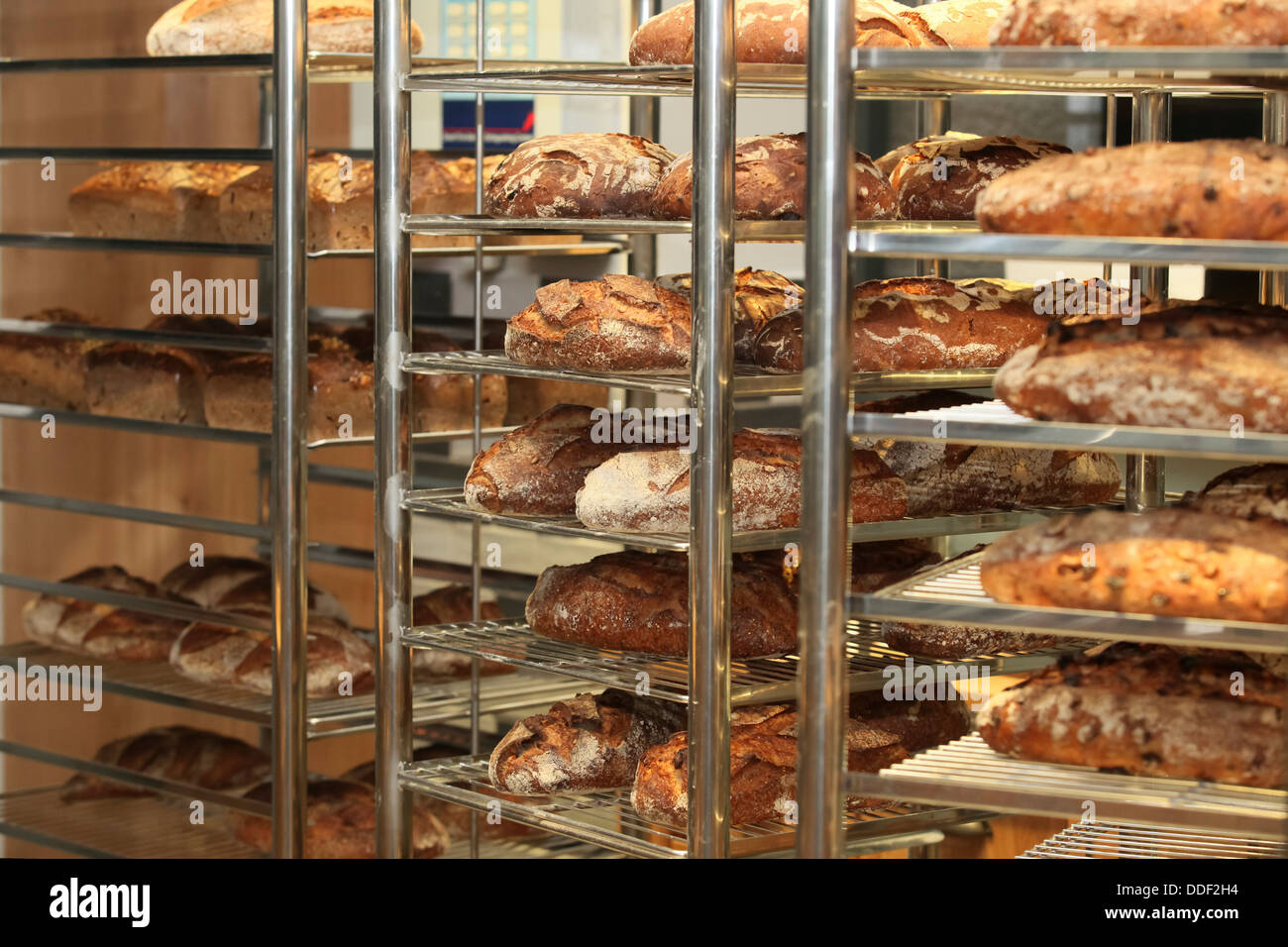 Bread bakery display hi-res stock photography and images - Alamy