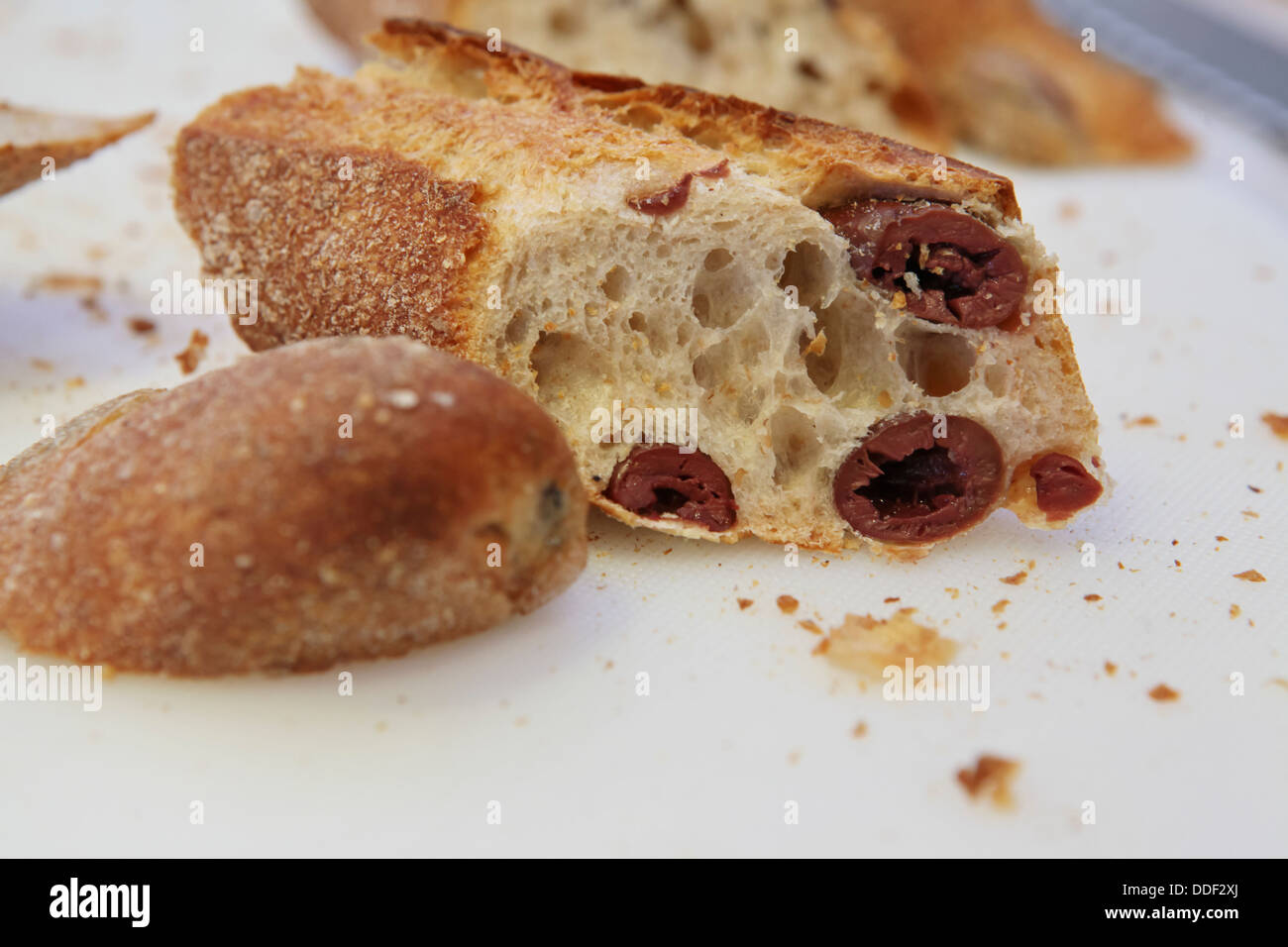 Freshly baked bread in a bakery Stock Photo - Alamy