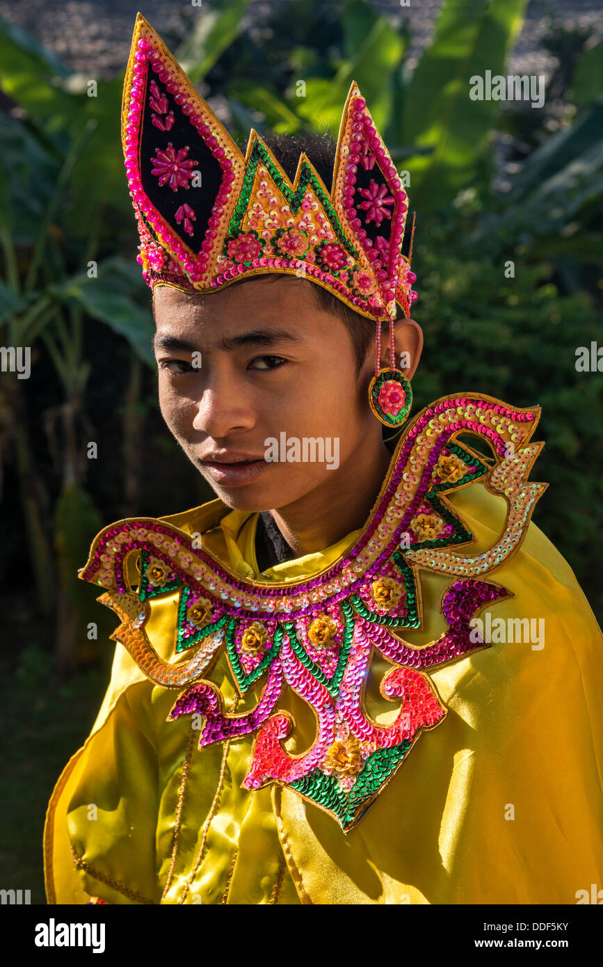 Monk ananda hi-res stock photography and images - Alamy