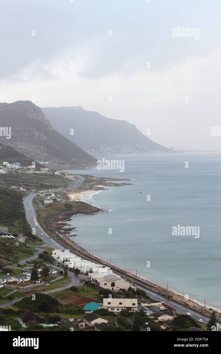 Cloudy beaches hi-res stock photography and images - Alamy