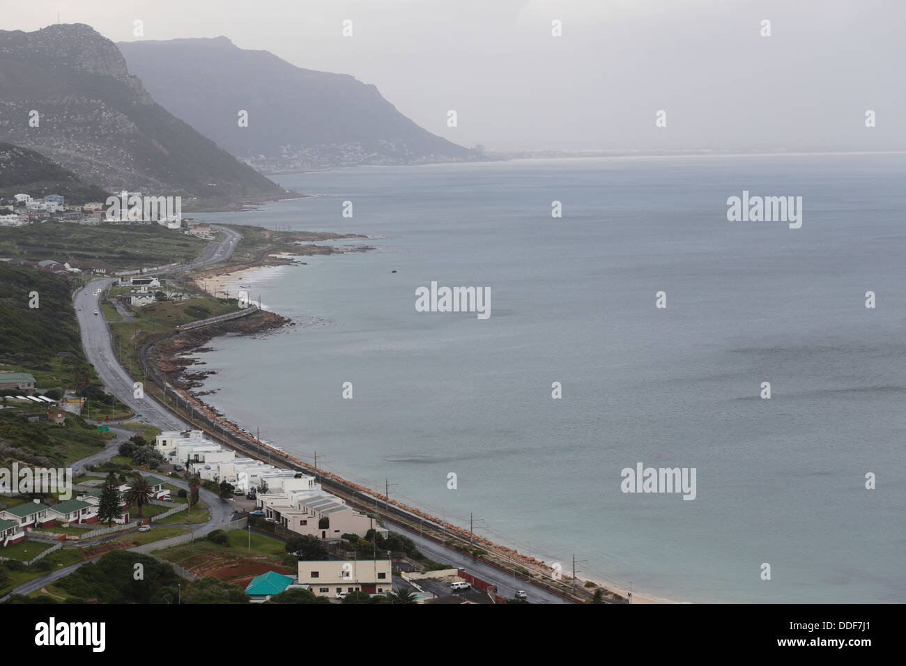 Cloudy beaches hi-res stock photography and images - Alamy