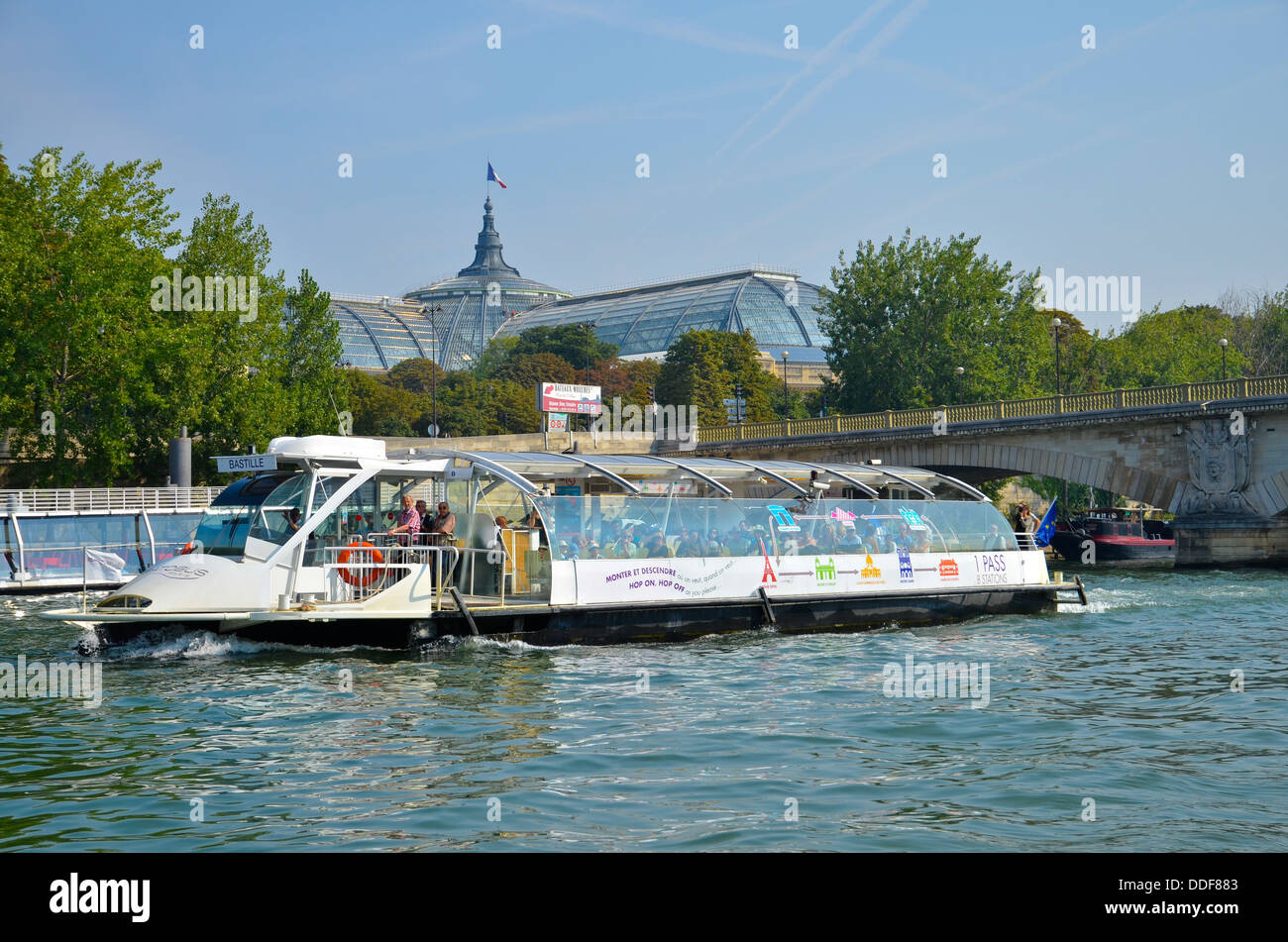 A Batobus river bus on the River Seine in Paris Stock Photo - Alamy