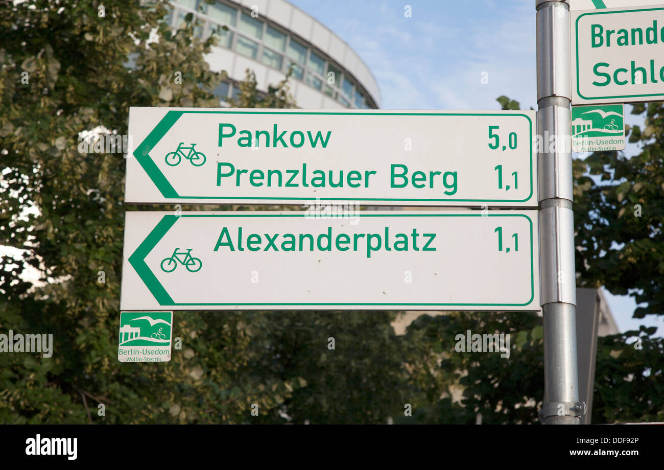 Cycle Path Sign, Berlin, Germany Stock Photo - Alamy