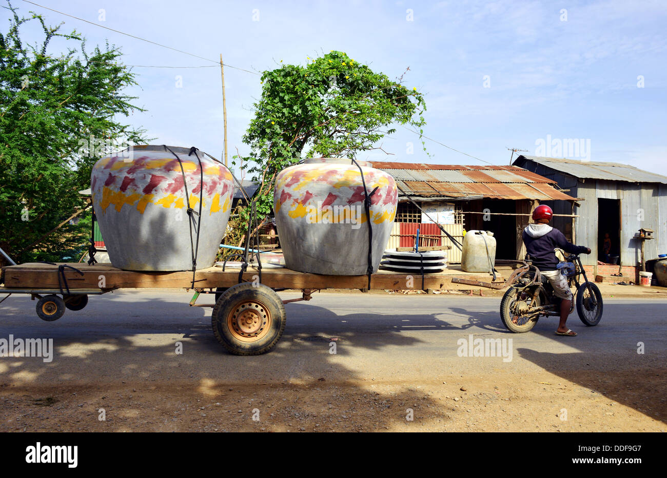 Water storage containers hi-res stock photography and images - Alamy