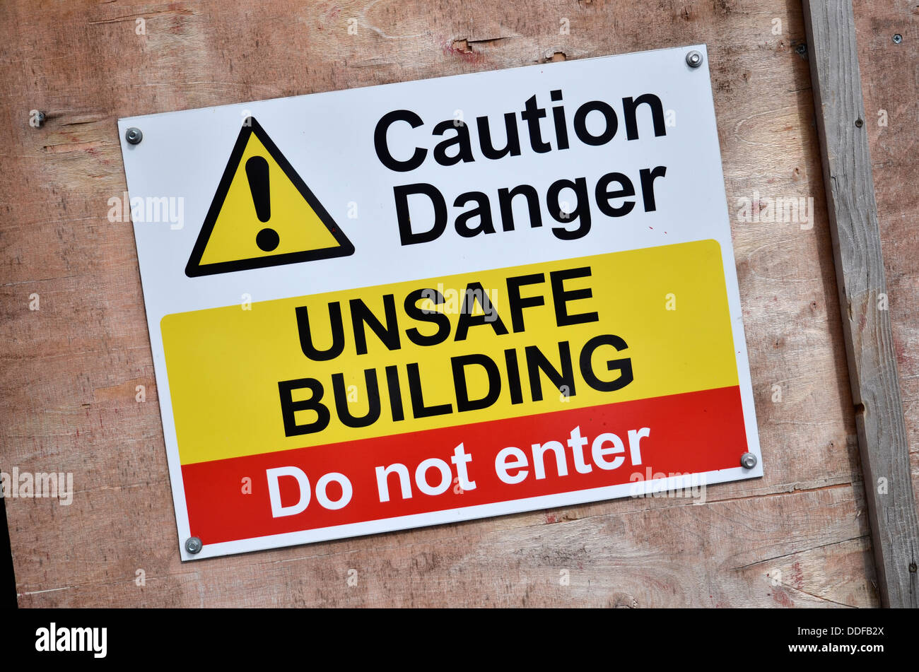 Unsafe Building sign Stock Photo - Alamy