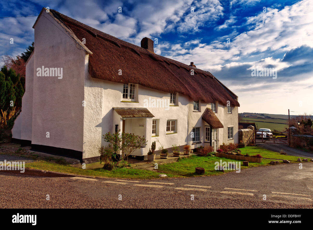 Cottage village horizontal hi-res stock photography and images - Alamy