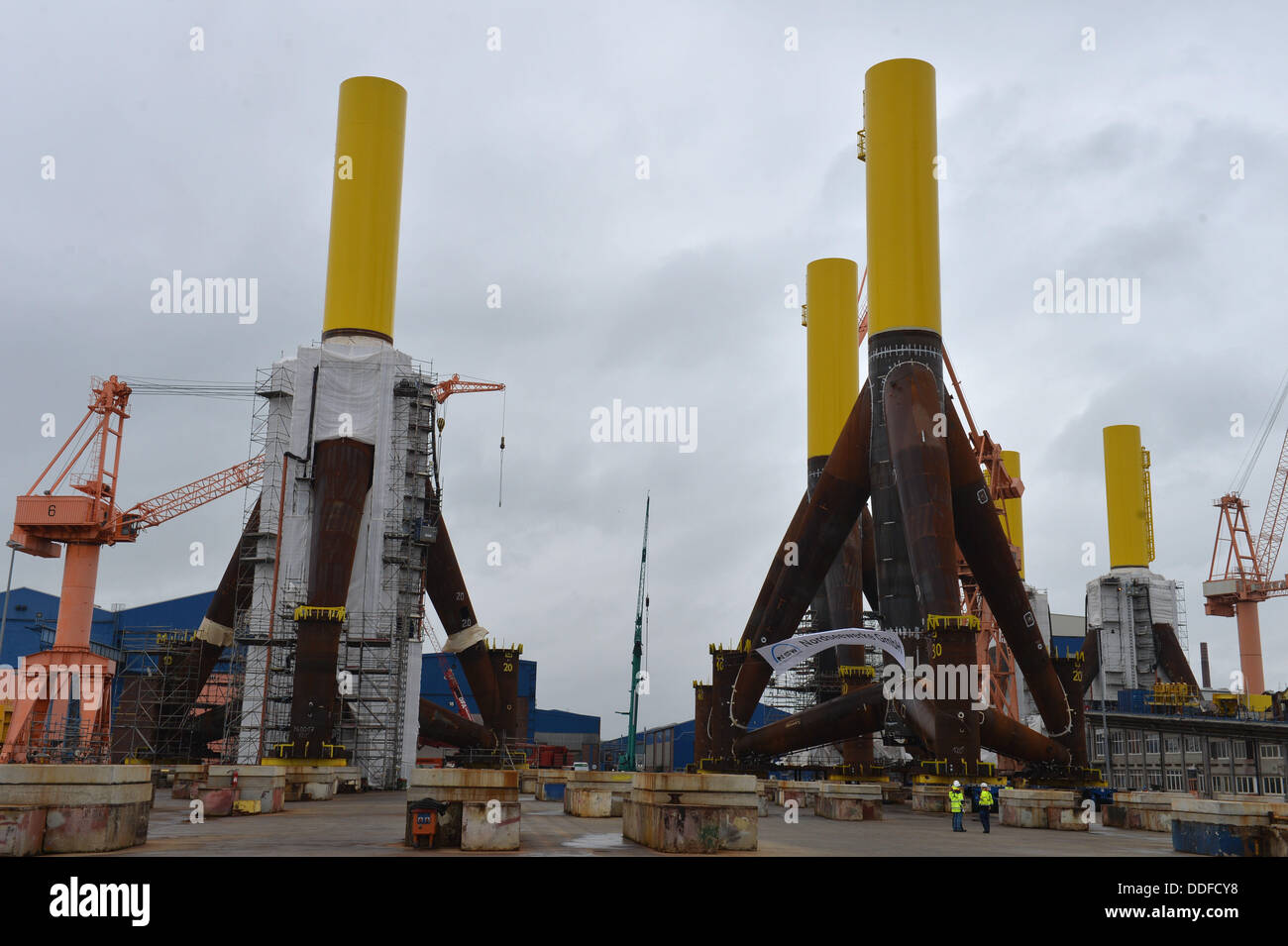 Offshore fundament hi-res stock photography and images - Alamy