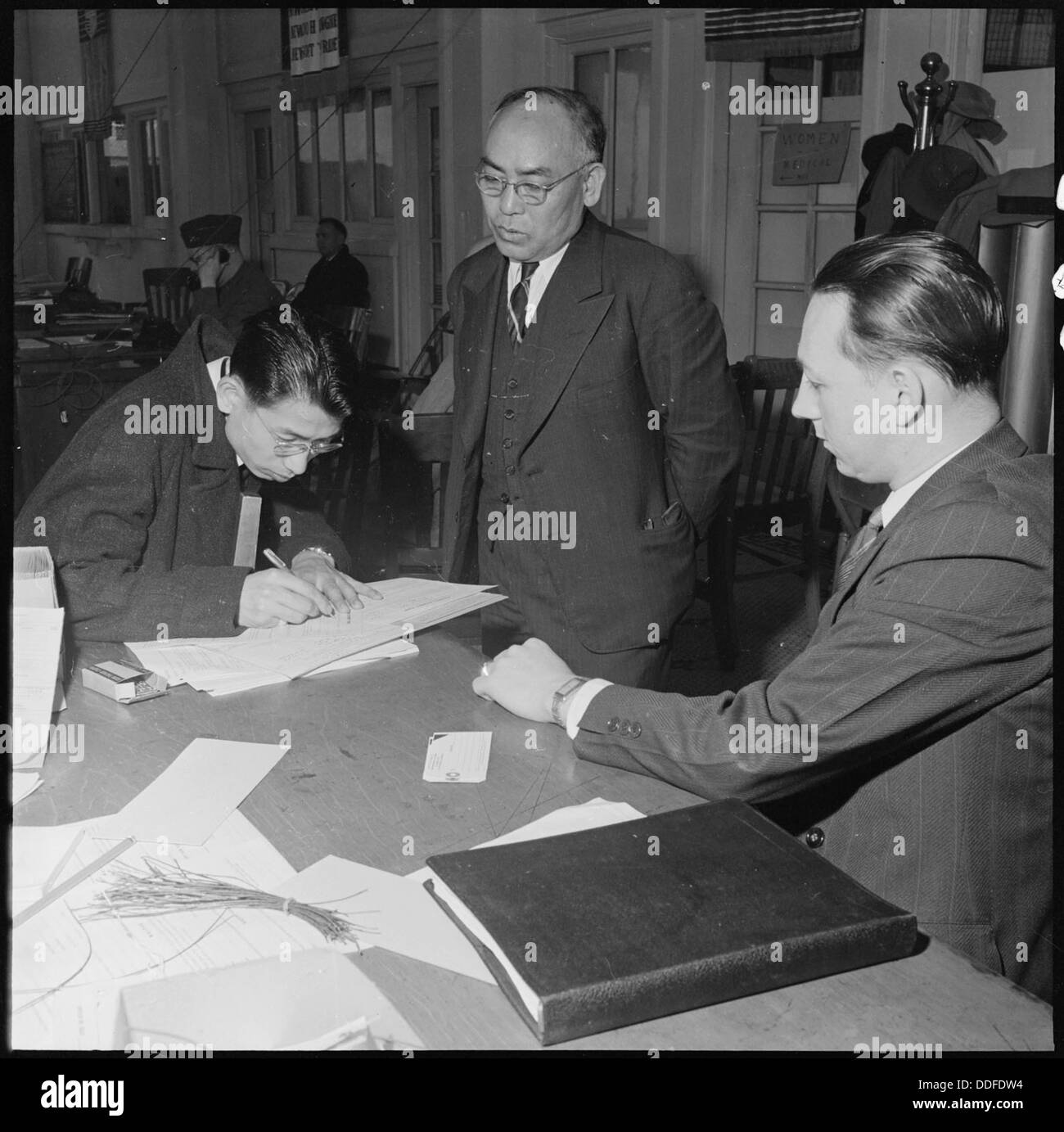 Father son in u s Black and White Stock Photos & Images - Alamy