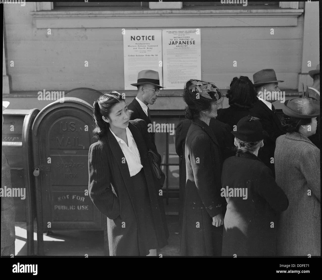 Residents of Japanese ancestry in San Francisco are seen registering ...