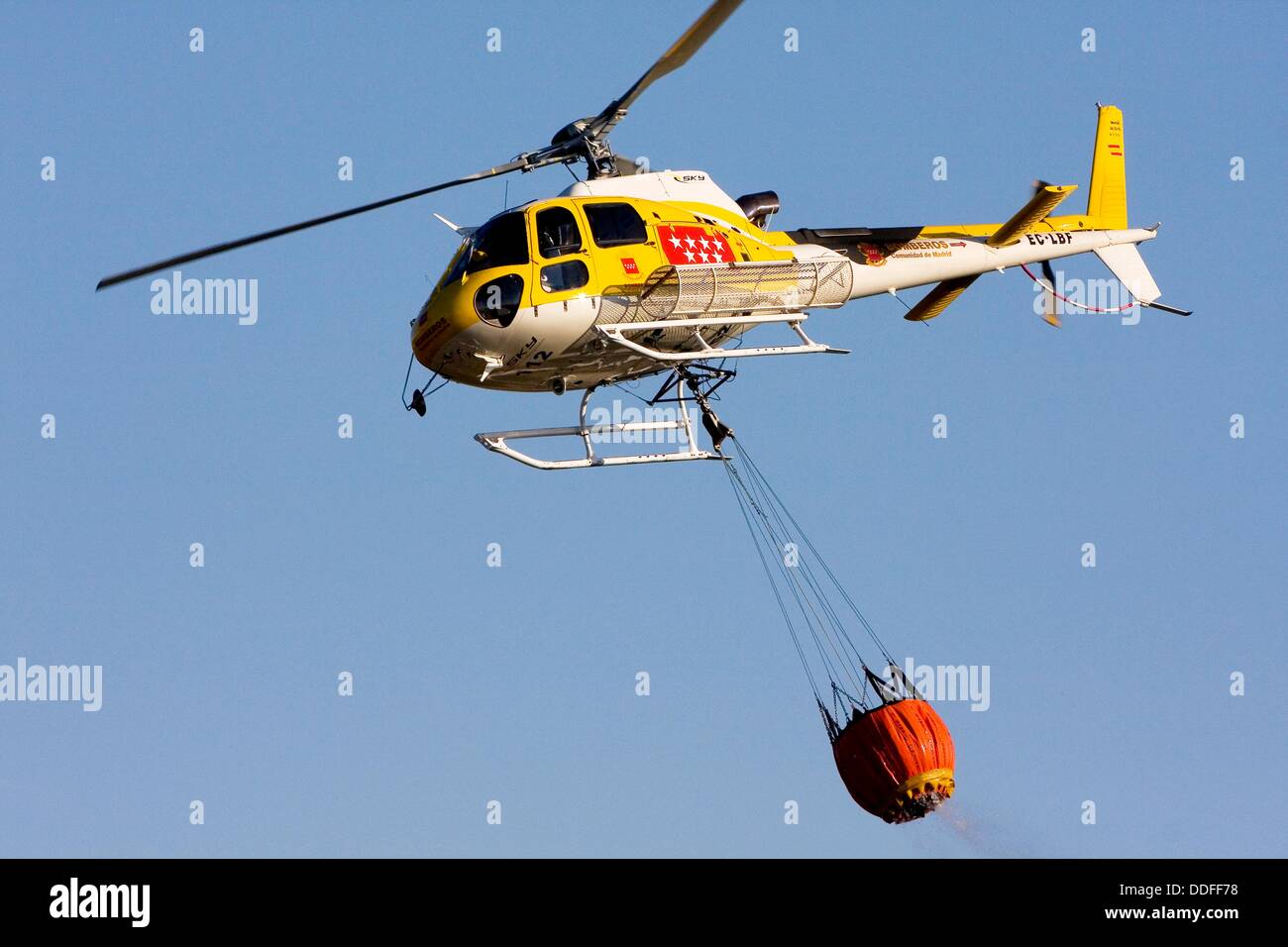 Helicopter fire fighting, Madrid, Spain Stock Photo - Alamy