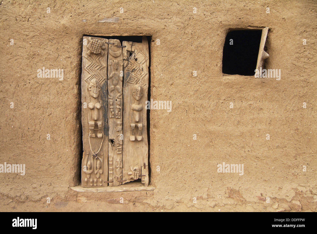 Dogon people sculpture hi-res stock photography and images - Alamy