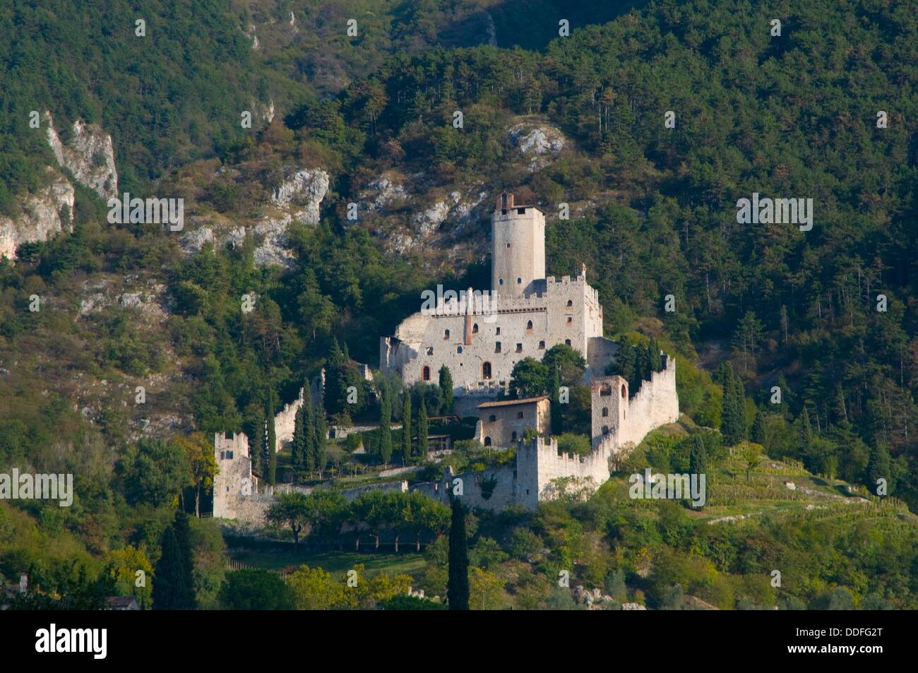 Italy avio castle hi-res stock photography and images - Alamy