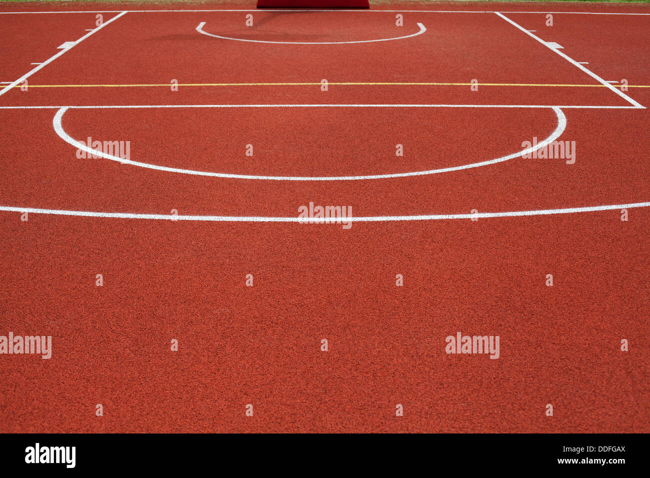 detail of red public outdoor basketball court Stock Photo - Alamy