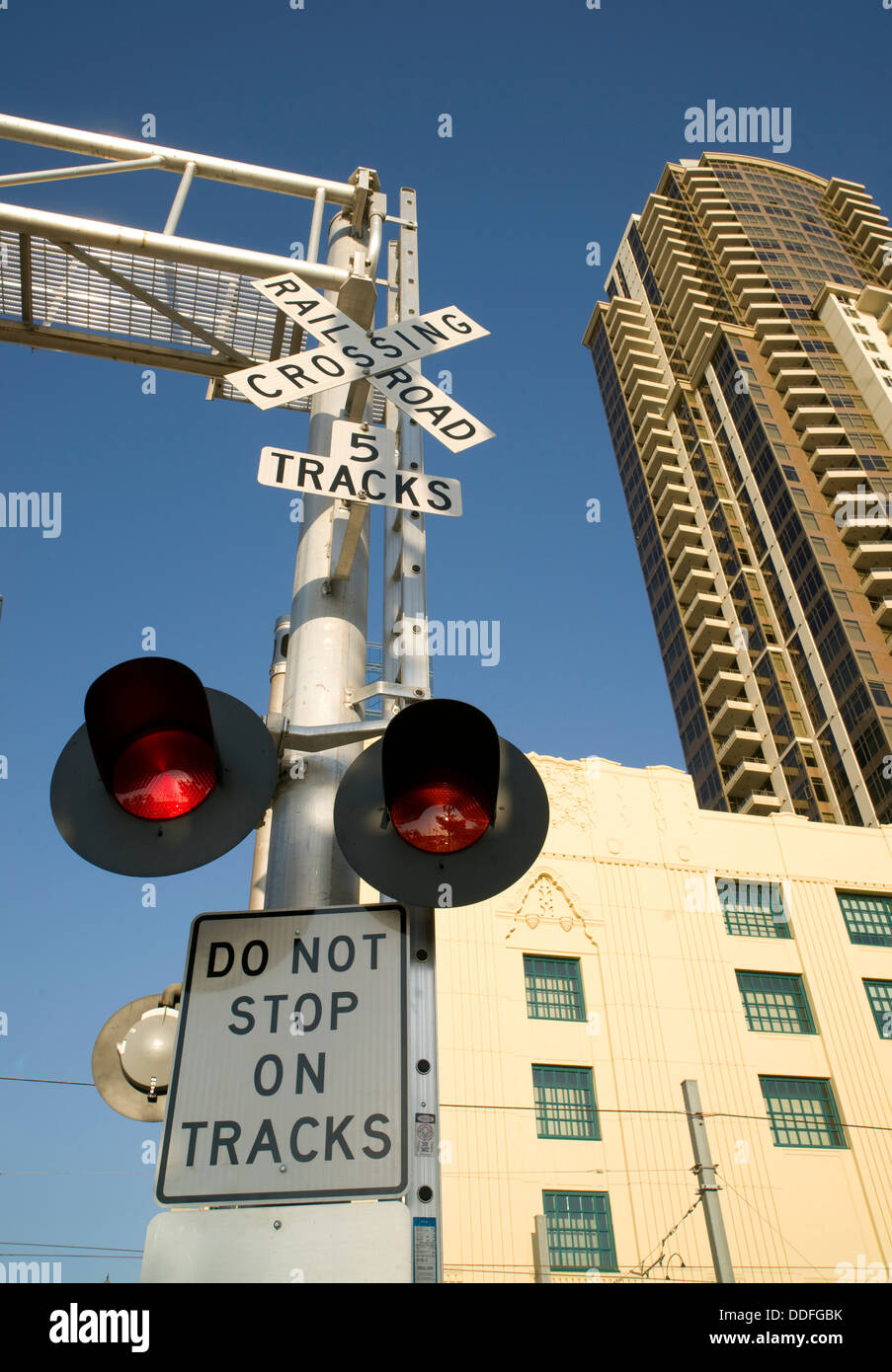 Railroad crossing lights hi-res stock photography and images - Alamy