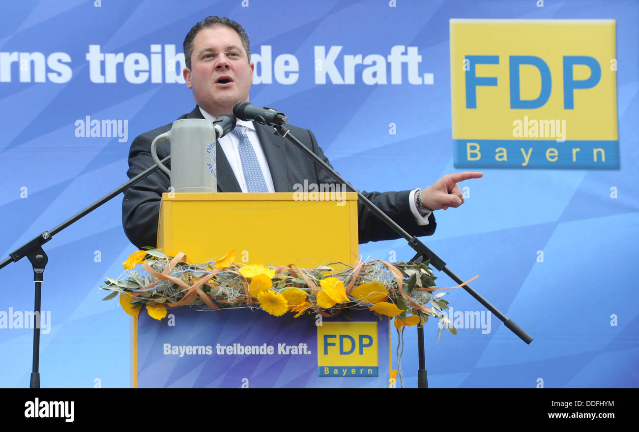 Patrick Doering, general secretary of the FDP, speaks at the folk ...
