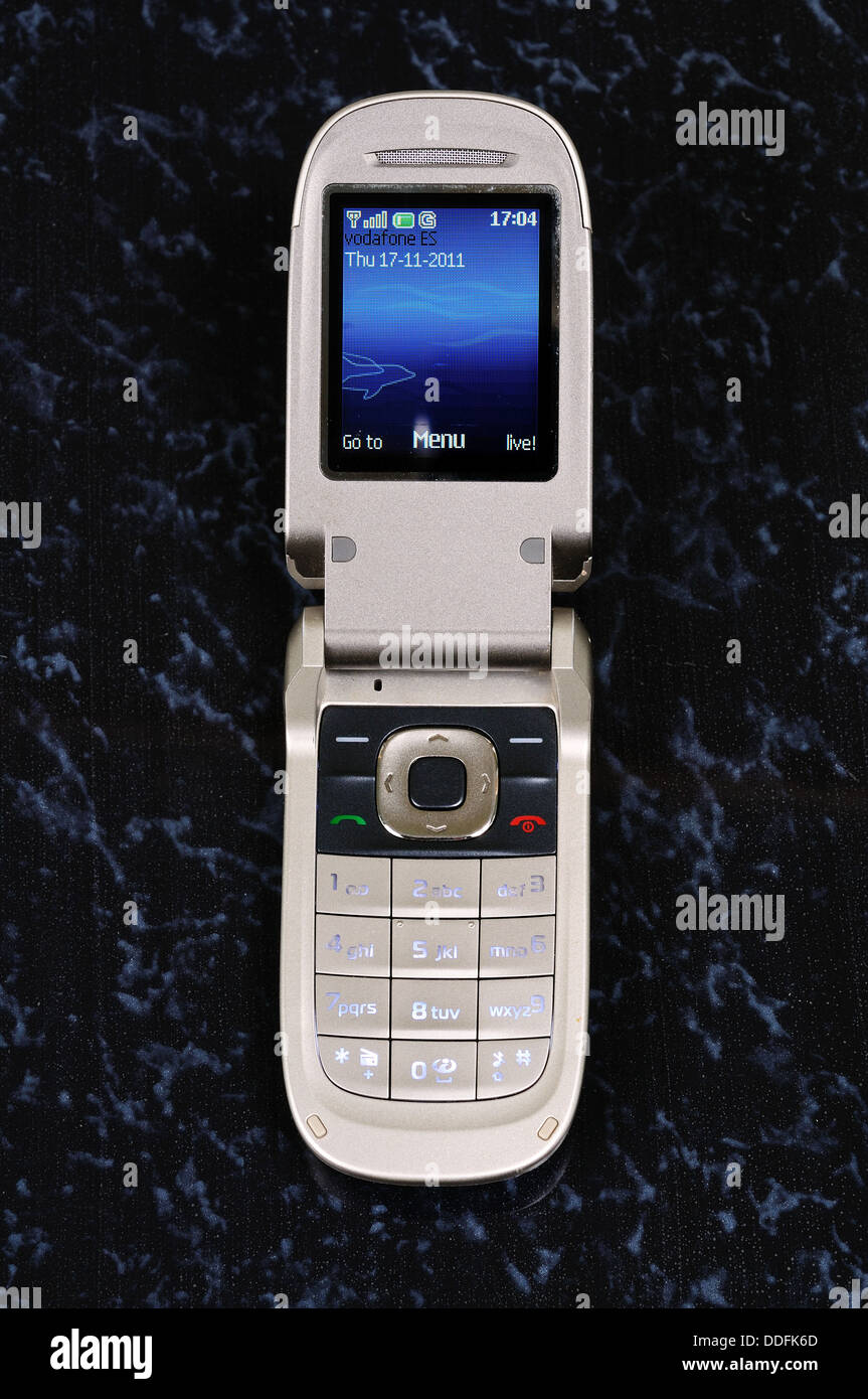 Open clam shell hi-res stock photography and images - Alamy