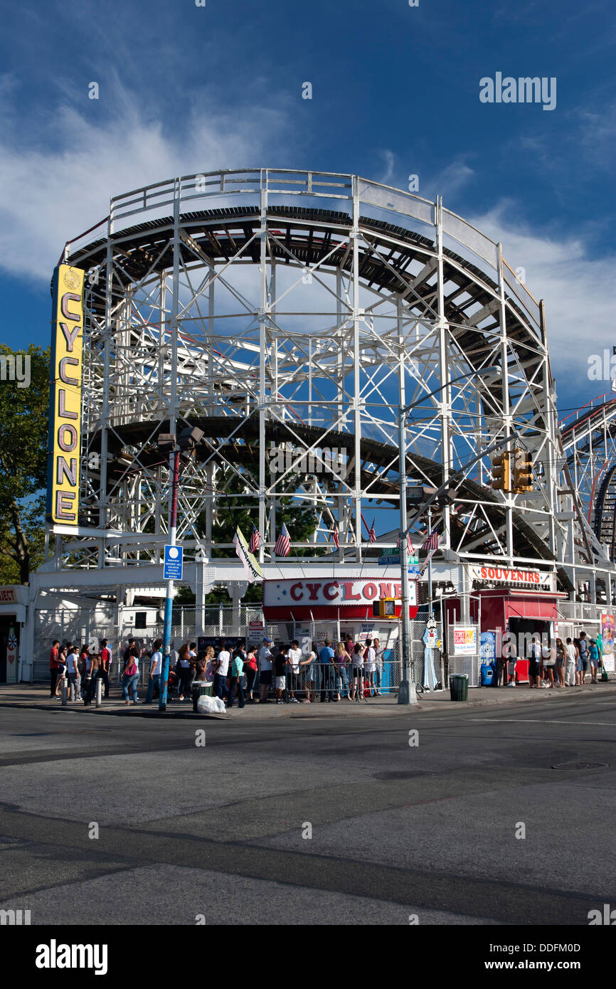 CYCLONE ROLLER COASTER (©VERNON KEENAN 1927) ASTROLAND AMUSEMENT PARK ...