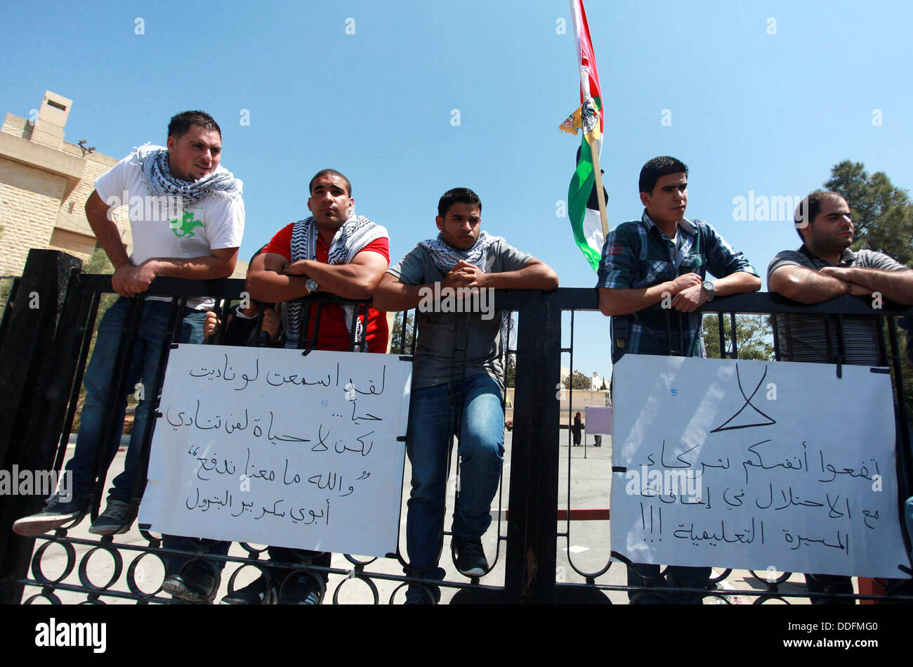 Ramallah, West Bank, Palestinian Territory. 2nd Sep, 2013. Palestinian ...