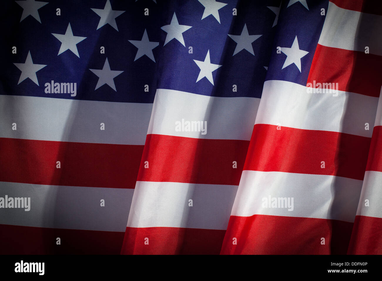Flapping flag hi-res stock photography and images - Alamy