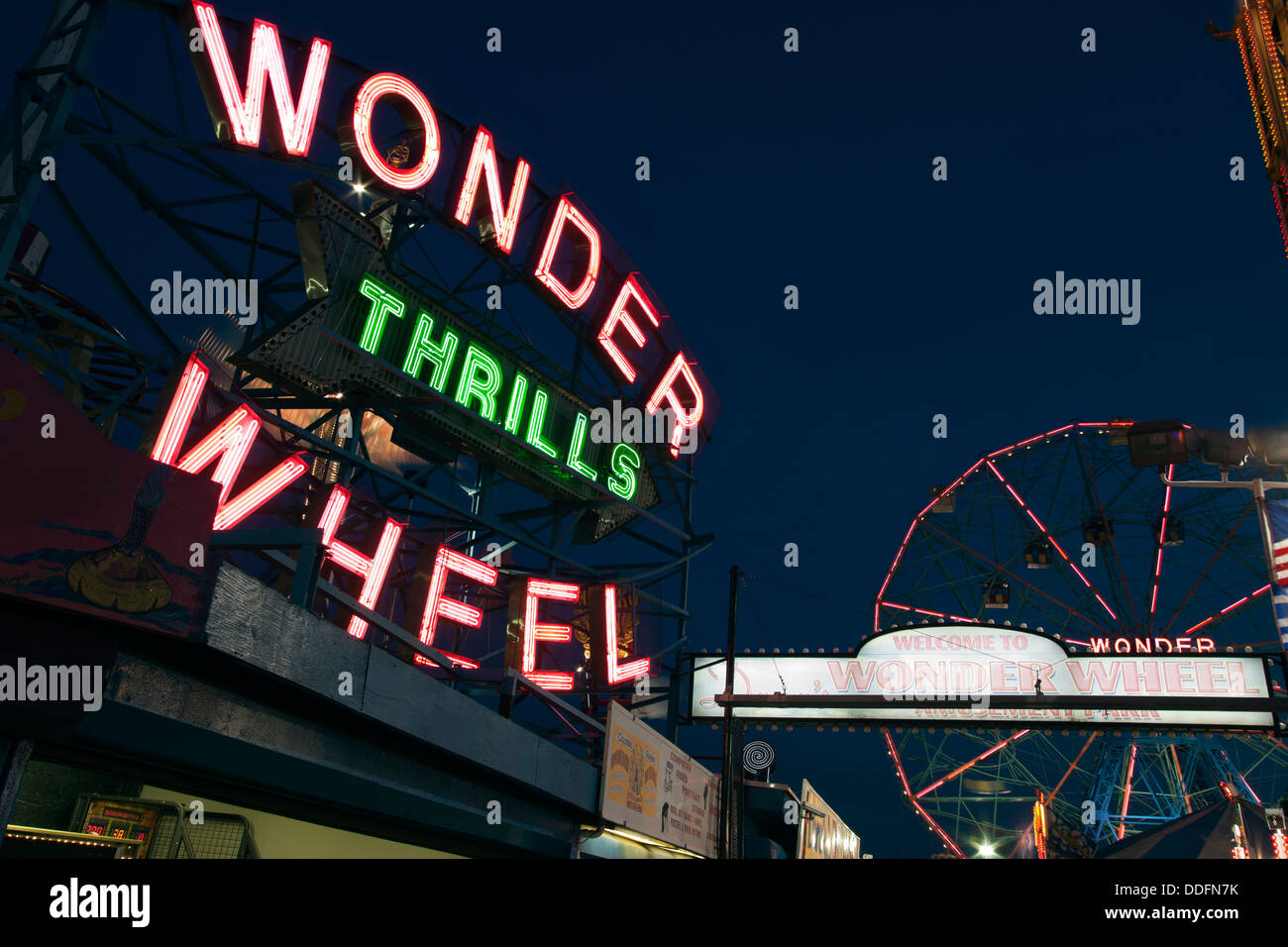 Amusement park neon sign hi-res stock photography and images - Alamy