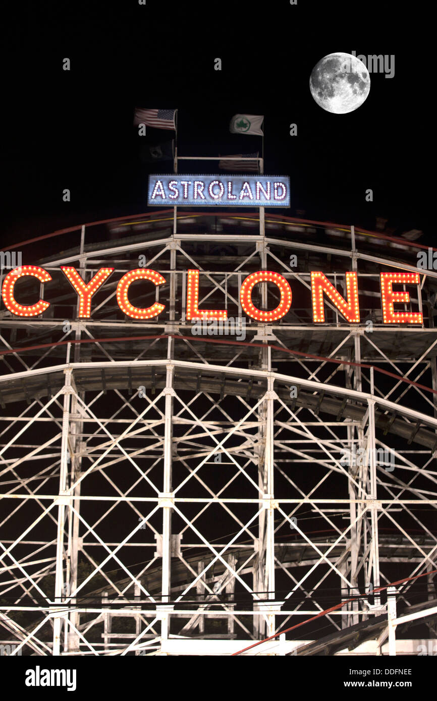 CYCLONE ROLLER COASTER (©VERNON KEENAN 1927) ASTROLAND AMUSEMENT PARK ...