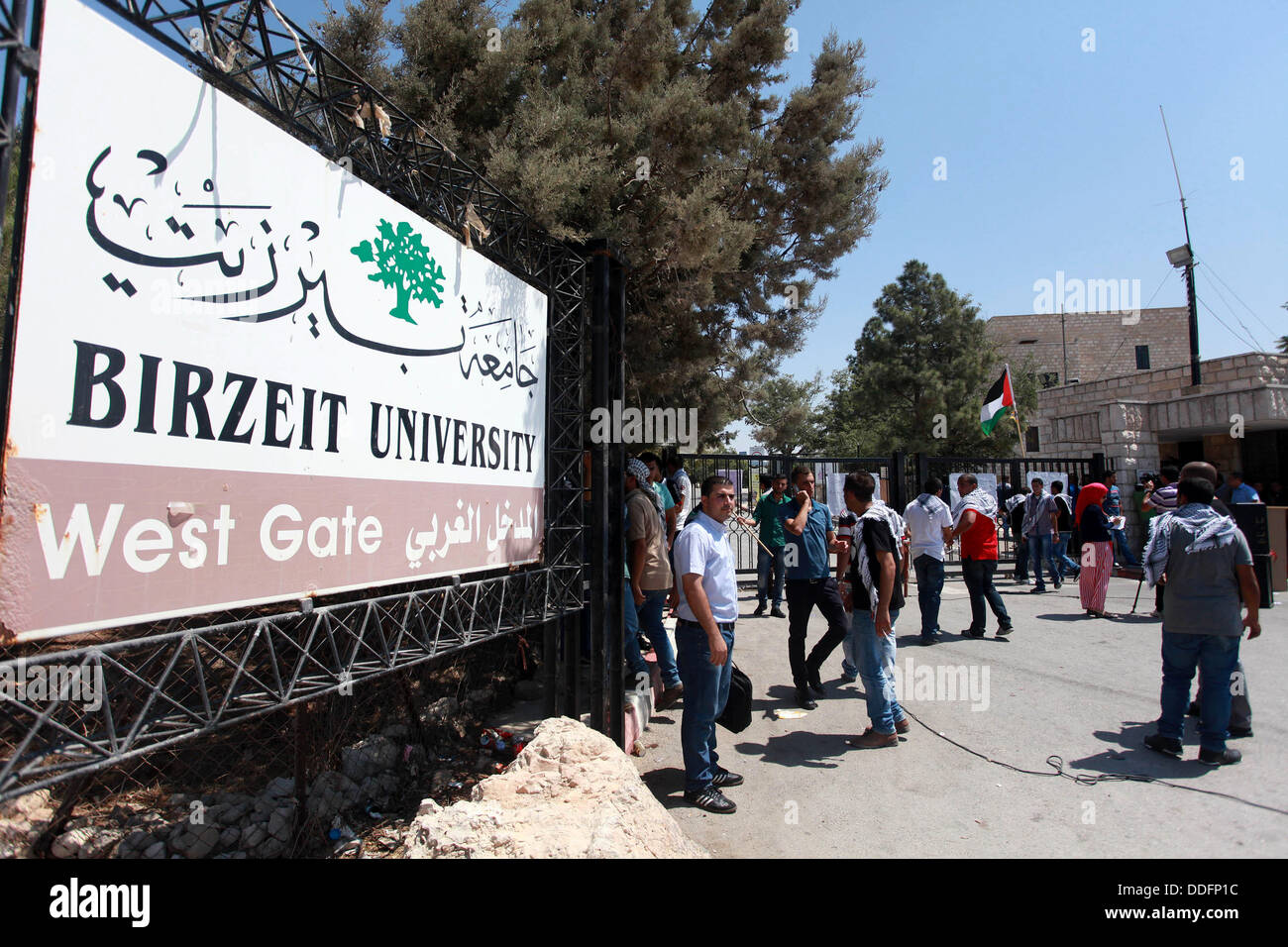 Ramallah, West Bank, Palestinian Territory. 2nd Sep, 2013. Palestinian ...
