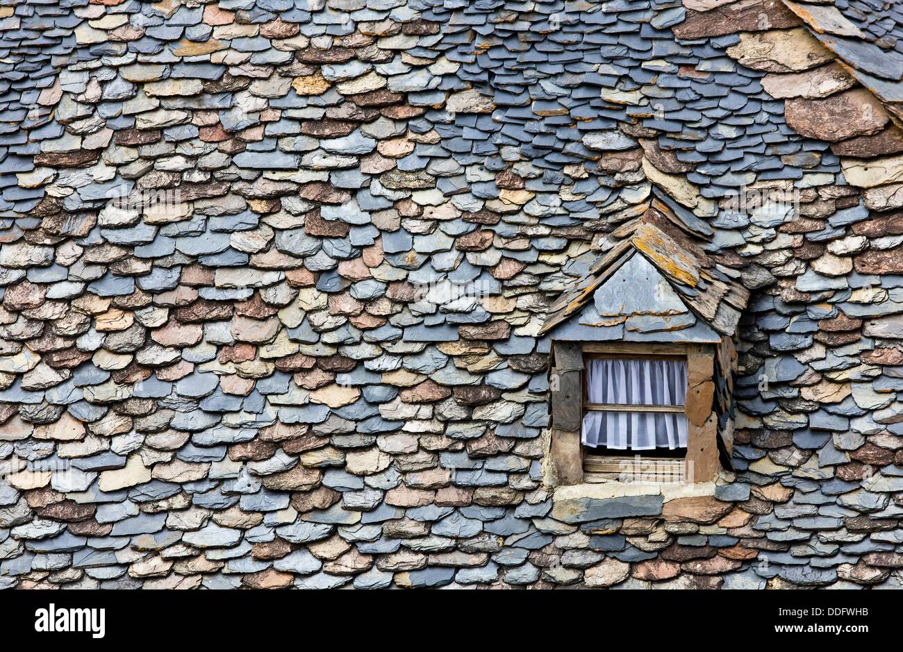 Slate mansard roof hi-res stock photography and images - Alamy