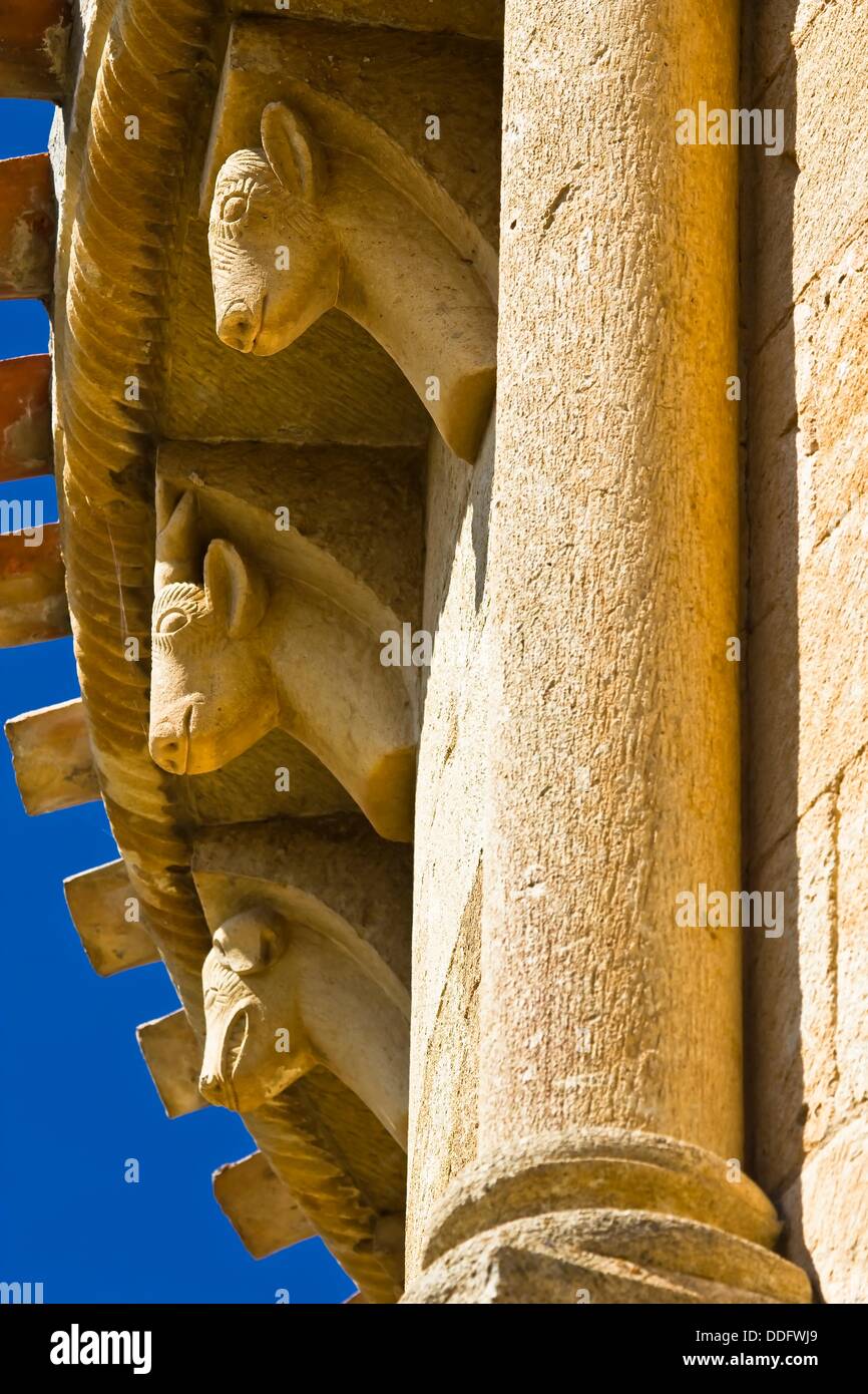 Roman corbels hi-res stock photography and images - Alamy