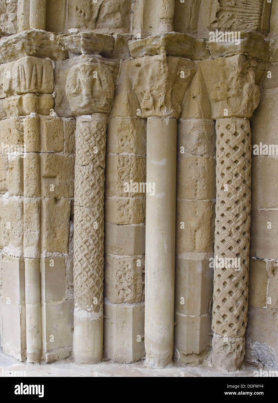 Sculpted columns hi-res stock photography and images - Alamy