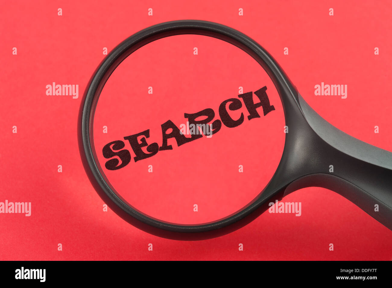 Using magnifier hi-res stock photography and images - Alamy