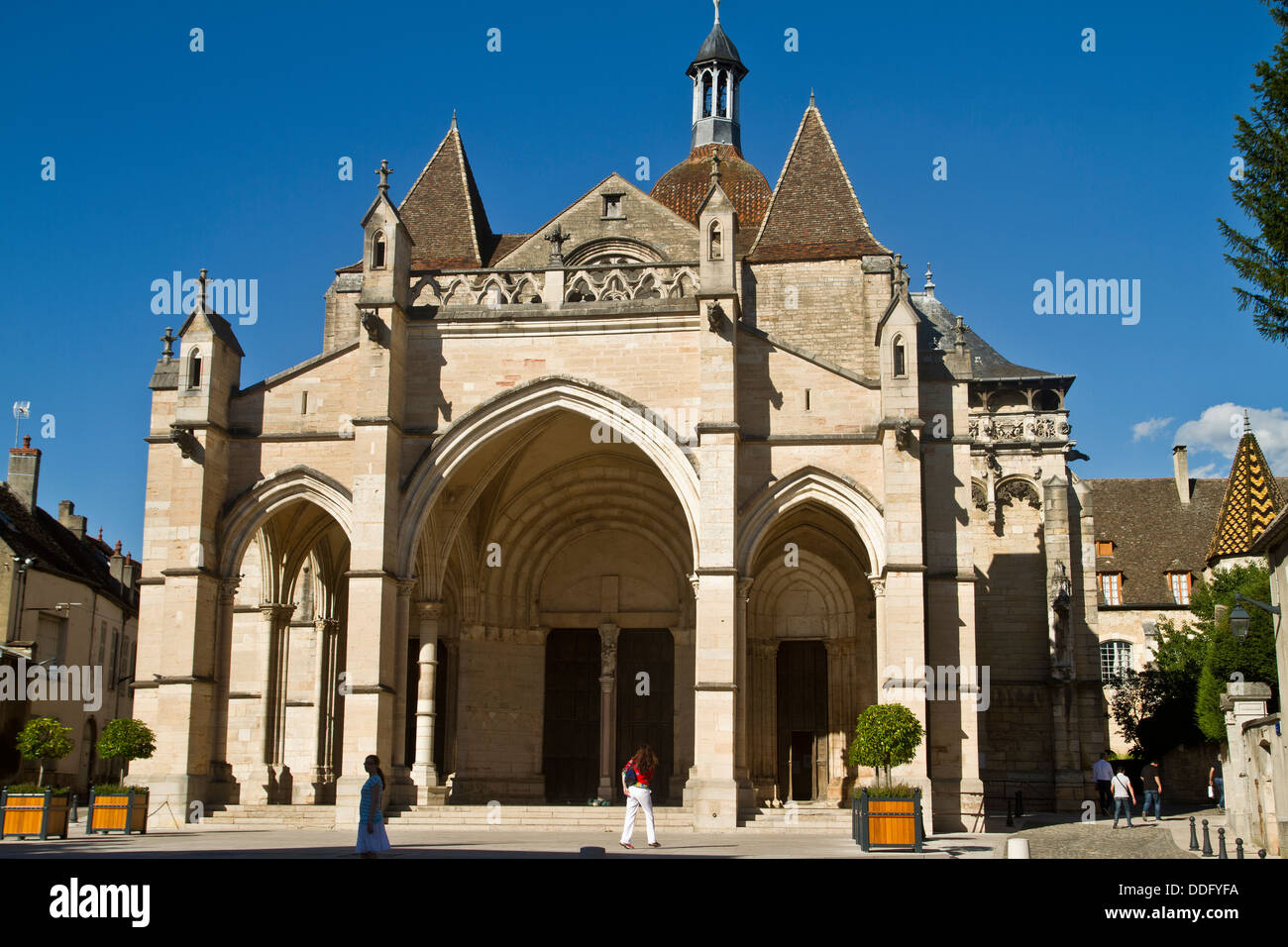 Beaune france church hi-res stock photography and images - Alamy